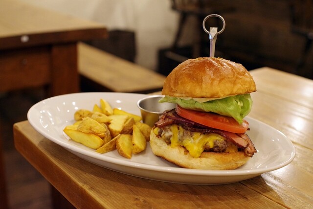 STRAND BURGERS （ストランドバーガーズ）のご予約 - 千駄木/ハンバーガー | 食べログ