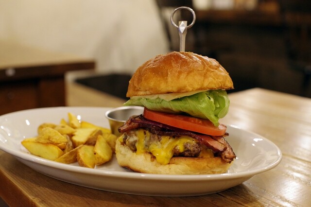 STRAND BURGERS （ストランドバーガーズ）のご予約 - 千駄木/ハンバーガー | 食べログ