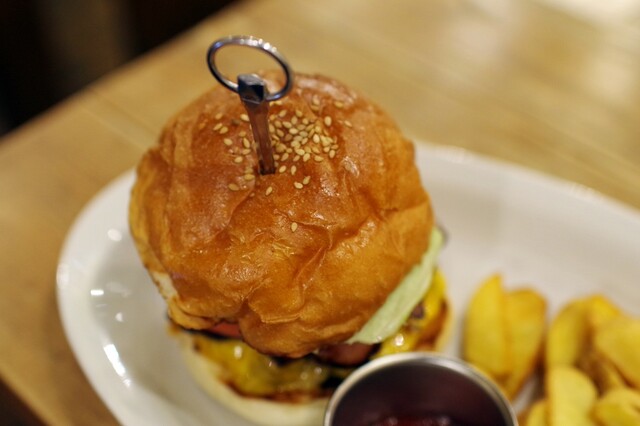 STRAND BURGERS （ストランドバーガーズ）のご予約 - 千駄木/ハンバーガー | 食べログ