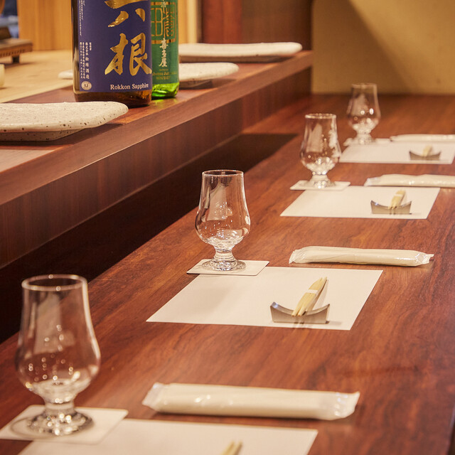 Seating : Sushi Sakana - Hakata/Sushi | Tabelog