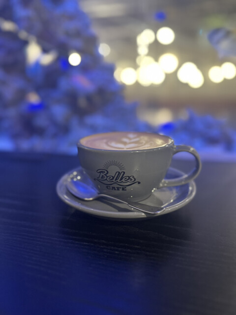 『ハンモックがあったり熱帯魚が泳ぐカフェで茶をしばく』by sada.gourmet : Belles Cafe （ベルズ カフェ） - 逗子 ...