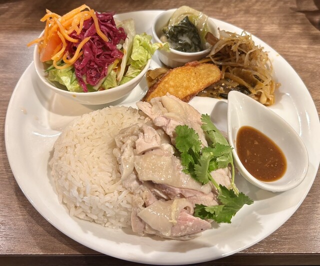 【移転】Bai toong （バイトーン） - 本山/タイ料理 | 食べログ