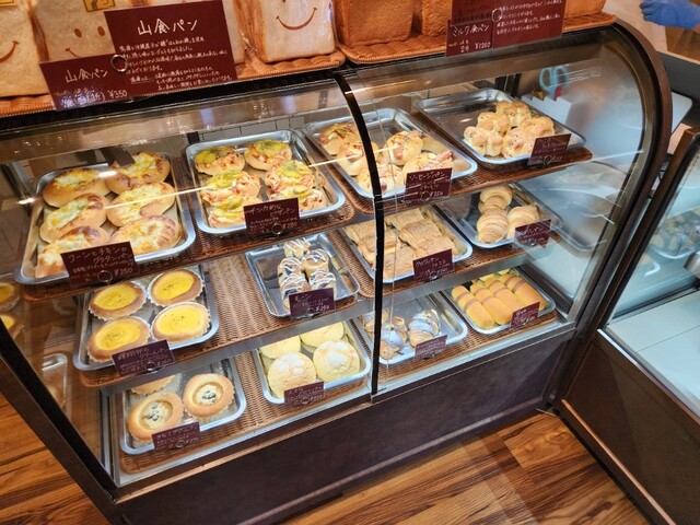 写真 : Bakery Bee - 駅東公園前/パン | 食べログ