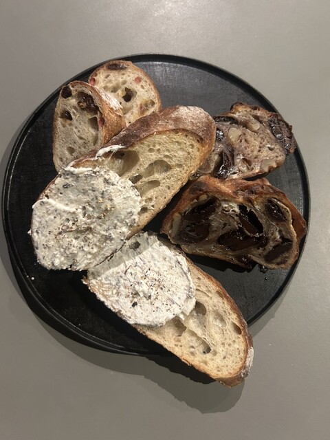 MON GALLERY AND WINE BAR （モン ギャラリー アンド ワイン バー）のご予約 - 二条城前/ワインバー | 食べログ