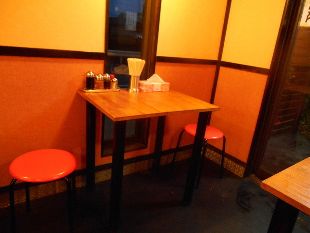 内観写真 : てっぱつ屋 - 勝浦/ラーメン | 食べログ