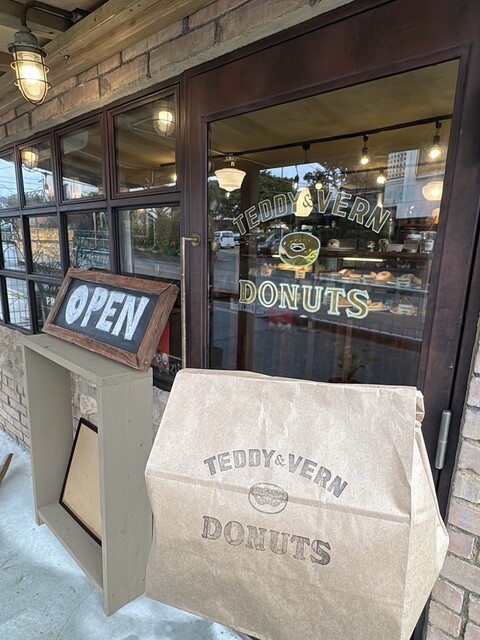 Teddy & Vern Donuts （テディ アンド バーン ドーナツ） - 読谷村/ドーナツ | 食べログ