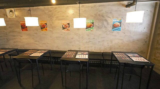 座席 : 韓国料理専門店チカチキン 江坂店 （Chika Chicken） - 江坂/韓国料理 | 食べログ
