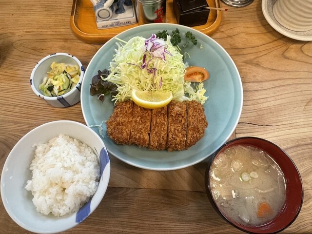 『やわらかジューシーなヒレカツ。ライスも美味しくお安いとんかつの名店。』by Jerid : 福よし - 館林/とんかつ [食べログ]