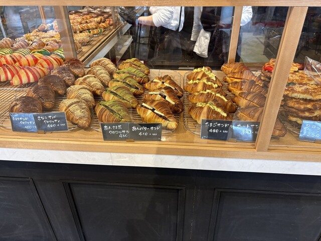 IDEAL BAKERY croissant &pastry （アイディール ベーカリー クロワッサンアンドペストリー） - 東花輪/パン ...