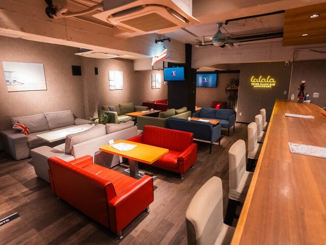 座席 : THIRD PLACE BAR lalala （サード プレイス バー ラララ） - 大阪難波/バー | 食べログ