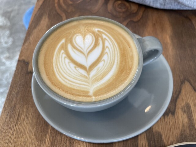 BECAUSE COFFEE BREWERS （ビコーズ コーヒー ブリュワーズ） - 池ノ上/カフェ | 食べログ