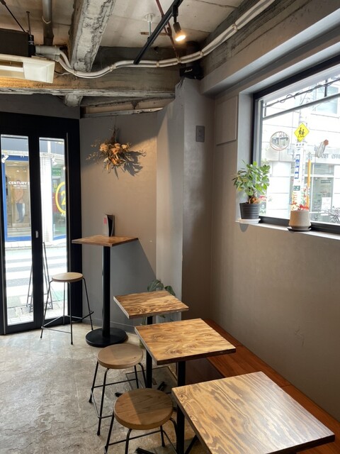 BECAUSE COFFEE BREWERS （ビコーズ コーヒー ブリュワーズ） - 池ノ上/カフェ | 食べログ