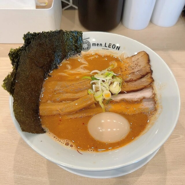 『朱に沈む午後』by 大学生の贅沢 : men.LEON （麺れおん） - 名城公園/ラーメン [食べログ]