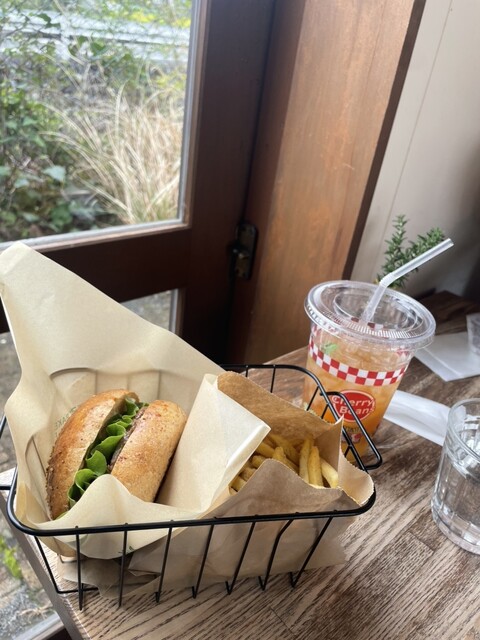 CHERRY BEANS GARDEN 池田の森 （チェリー ビーンズ ガーデン） - 県総合運動場/ハンバーガー | 食べログ