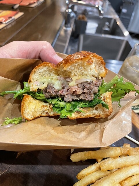 BOMBER BURGER （ボンバー バーガー） - 広瀬通/ハンバーガー | 食べログ