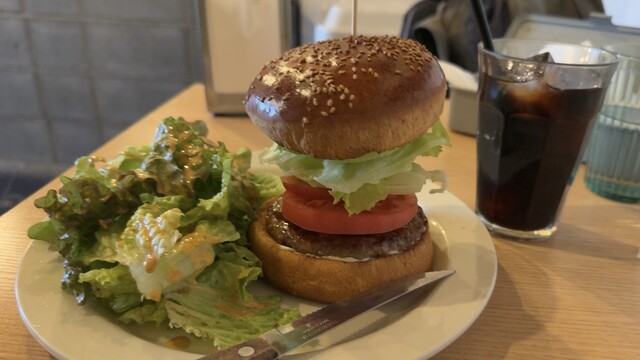 『野菜美味しい代田橋のハンバーガー屋さん。』by 負け犬次郎 : Overcook Burger Bar - 代田橋/ハンバーガー [食べログ]