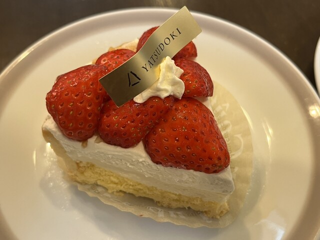 Chateraise PREMIUM YATSUDOKI 新宿御苑 （シャトレーゼプレミアムヤツドキ） - 新宿御苑前/ケーキ | 食べログ