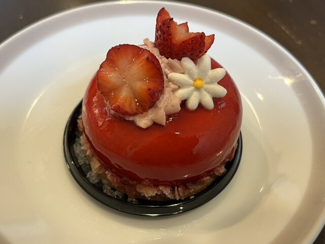 Chateraise PREMIUM YATSUDOKI 新宿御苑 （シャトレーゼプレミアムヤツドキ） - 新宿御苑前/ケーキ | 食べログ