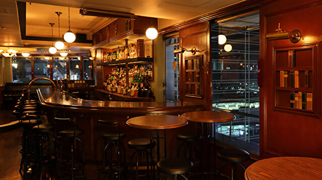 座席 : TRAD BAR ESPRIT 三宮店8F - 三宮（神戸市営）/バー | 食べログ