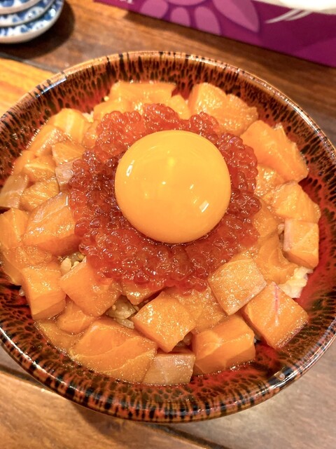 【閉店】波の 渋谷東店 - 代官山/海鮮丼 | 食べログ