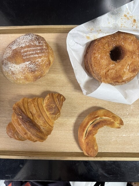 『その街に馴染むパン屋『ブレッドワークス』』by gozeera : breadworks 表参道 - 表参道/パン [食べログ]