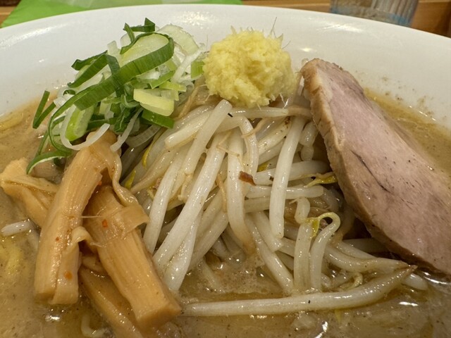 すみれオールスターズ」の八乃木‼️』by 神のお告げ : 八乃木 （ハチノキ） - 発寒/ラーメン [食べログ]