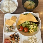 ロイヤルホスト 横浜駅前店 - 横浜/ファミレス | 食べログ