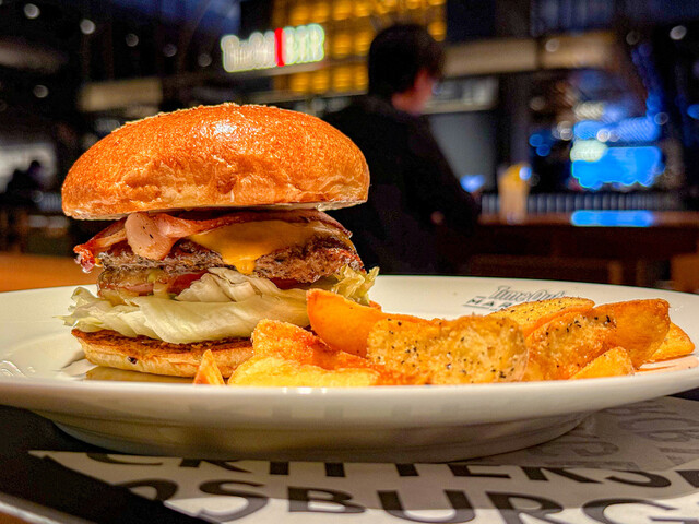 CRITTERS BURGER - 大阪/ハンバーガー | 食べログ