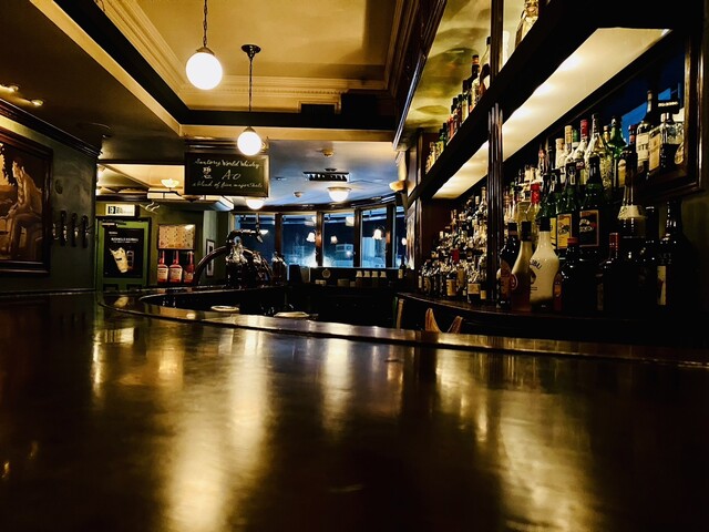 座席 : TRAD BAR ESPRIT 三宮店8F - 三宮（神戸市営）/バー | 食べログ