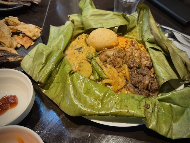 CEYLON Tea HOUSE RESTAURANT & BAR （セイロン ティー ハウス レストラン & バー） - 青木/スリランカ ...