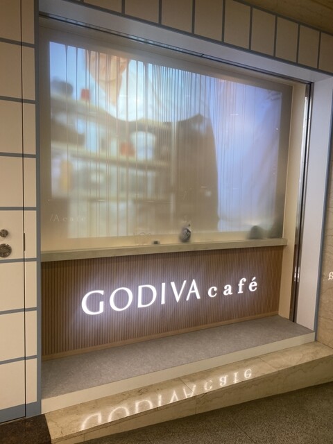 『関西初上陸のGODIVA cafe』by yuipon95 : GODIVA café DIAMOR OSAKA店 （ゴディバ カフェ） - 大阪梅田（阪神）/カフェ [食べログ]