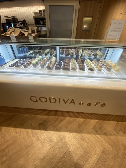 『関西初上陸のGODIVA cafe』by yuipon95 : GODIVA café DIAMOR OSAKA店 （ゴディバ カフェ） - 大阪梅田（阪神）/カフェ [食べログ]