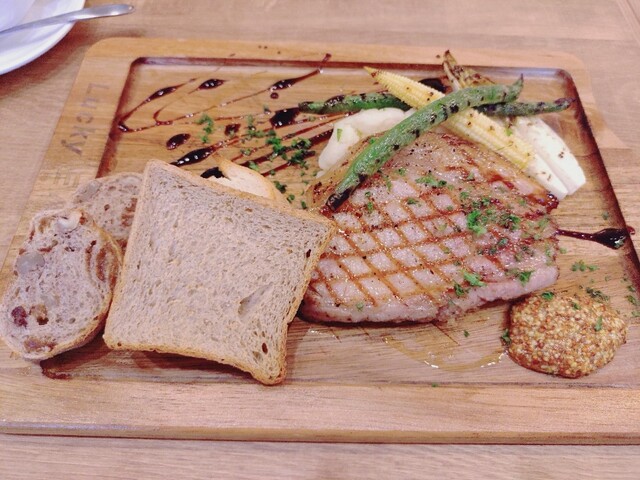 『サラダバー美味しい』by okapyon : イタリアンレストラン＆カフェ KAMAMARU （カママル） - 大塚駅前/イタリアン [食べログ]