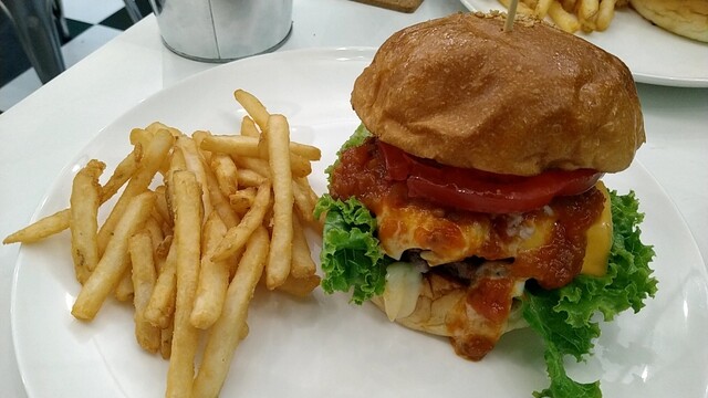 『NICE BURGER @水戸市』by だーもーかいと : NICE BURGER - 水戸/ハンバーガー [食べログ]