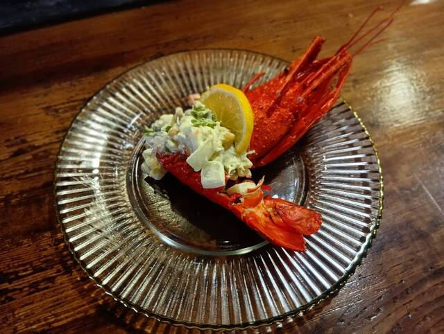 『貝(SHELL)の旨味が爆発(Bom)する餃子』by こばみつ : 貝汁ぎょうざ専門 SHELL⭐︎Bom - 三宮（神戸市営）/餃子 [食べログ]