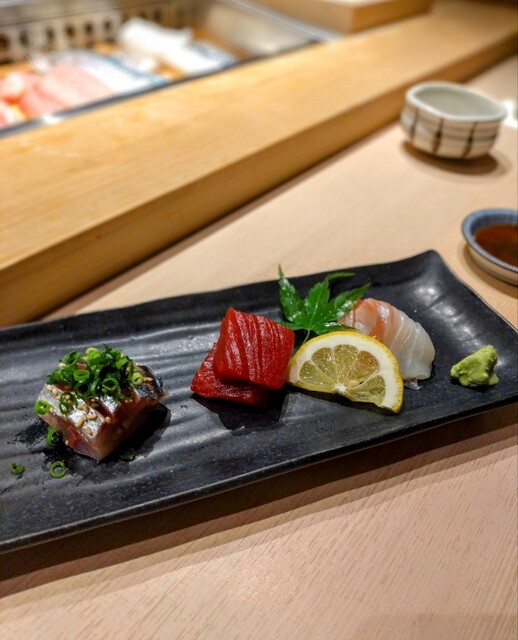 鮨&BAR 不二楼 新丸ビル店 （Sushi & Bar Fujiro）のご予約 - 東京/寿司 | 食べログ