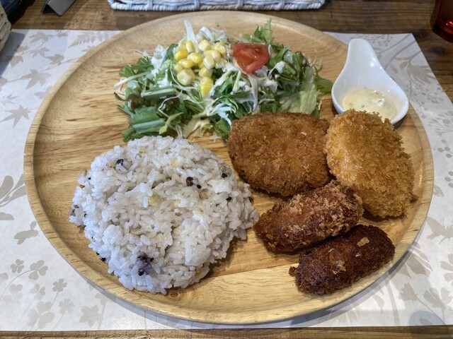 KIBE KITCHEN （キベ キッチン）のご予約 - 絹延橋/カフェ | 食べログ