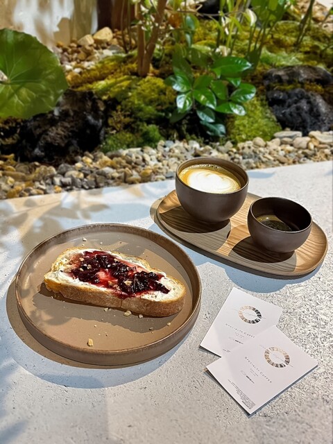 口コミ一覧 : ABOUT US COFFEE 二条城店 - 二条城前/コーヒースタンド [食べログ]