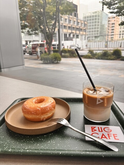 『電源席が多いのが嬉しい』by ふた旅 : BUG Cafe （バグカフェ） - 東京/カフェ [食べログ]