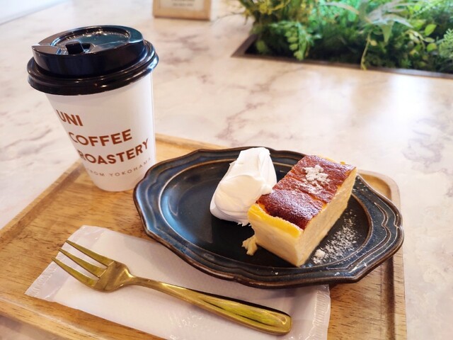 『立地も居心地も良しなカフェ』by KSK LEEM : UNI COFFEE ROASTERY 日本大通り店 （ユニ コーヒー ロースタリー ...