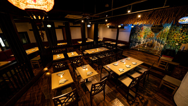 Seats : Meat Stage MEGURO - Meguro/Meat dishes | Tabelog