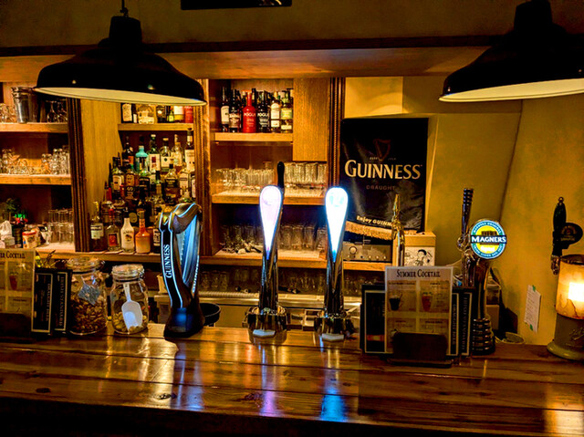 座席 : アイリッシュパブ ザ クルーラカーン （Irish Pub The Cluracan） - 中野/パブ | 食べログ