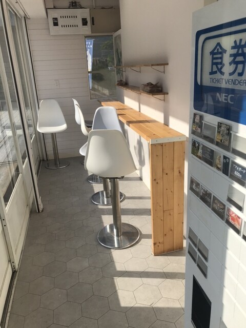 内観写真 : ミルクスタンド モリノカフェ - あわくら温泉/コーヒースタンド | 食べログ