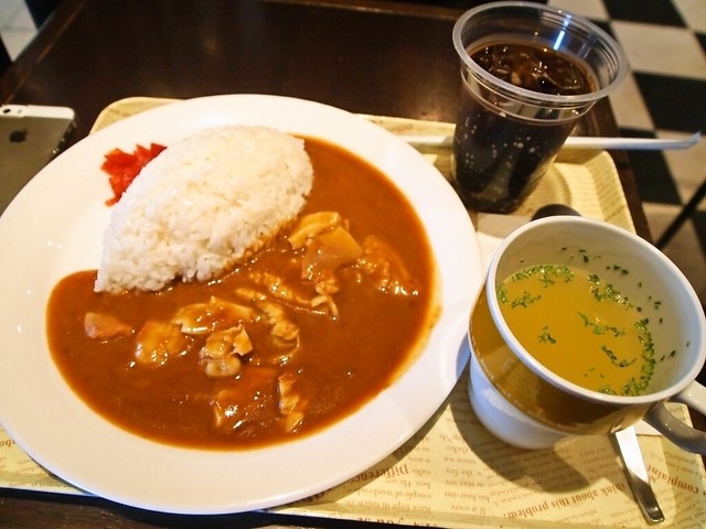 『苫小牧駅でご当地カレーの「ホッキカレー」を食べる』by urya-momen : 【閉店】カフェ駅 - 苫小牧/カフェ [食べログ]