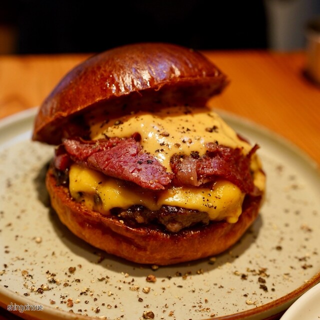 Gui's Burger by Humans of Wagyu （ギーズバーガー） - 芦屋（阪神）/ハンバーガー | 食べログ