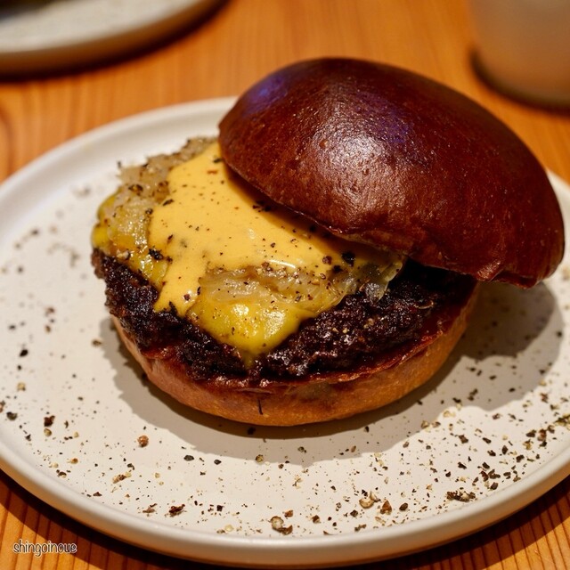 Gui's Burger by Humans of Wagyu （ギーズバーガー） - 芦屋（阪神）/ハンバーガー | 食べログ