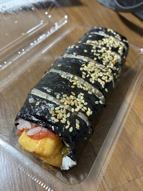 Sushi Roll HUG （スシ ロール ハグ） - 福岡空港/寿司 | 食べログ