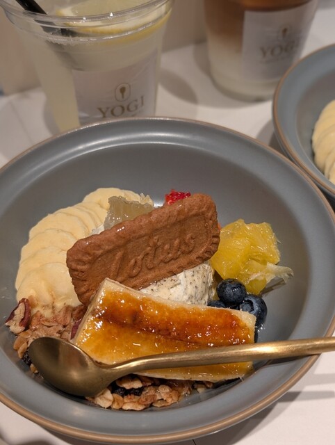 YOGI GREEKYOGURT& ACAI 代官山店 （ヨギ グリークヨーグルトアンドアサイ-） - 代官山/スイーツ | 食べログ