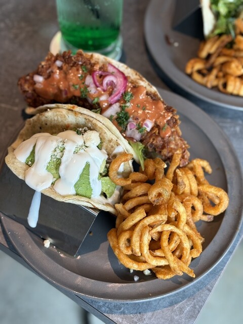 口コミ一覧 : Blue Entrance Kitchen 大阪心斎橋店 （ブルー エントランス キッチン） - 大阪難波/タコス [食べログ]