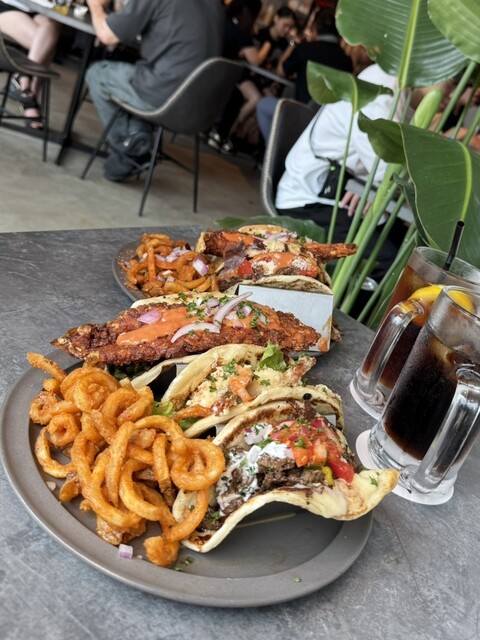 口コミ一覧 : Blue Entrance Kitchen 大阪心斎橋店 （ブルー エントランス キッチン） - 大阪難波/タコス [食べログ]